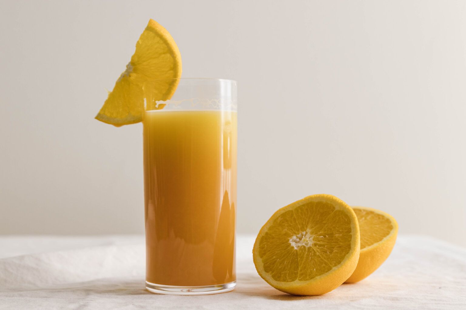 Vodka Sunrise Cocktail: 4 Ingredient Recipe - MAY EIGHTY FIVE